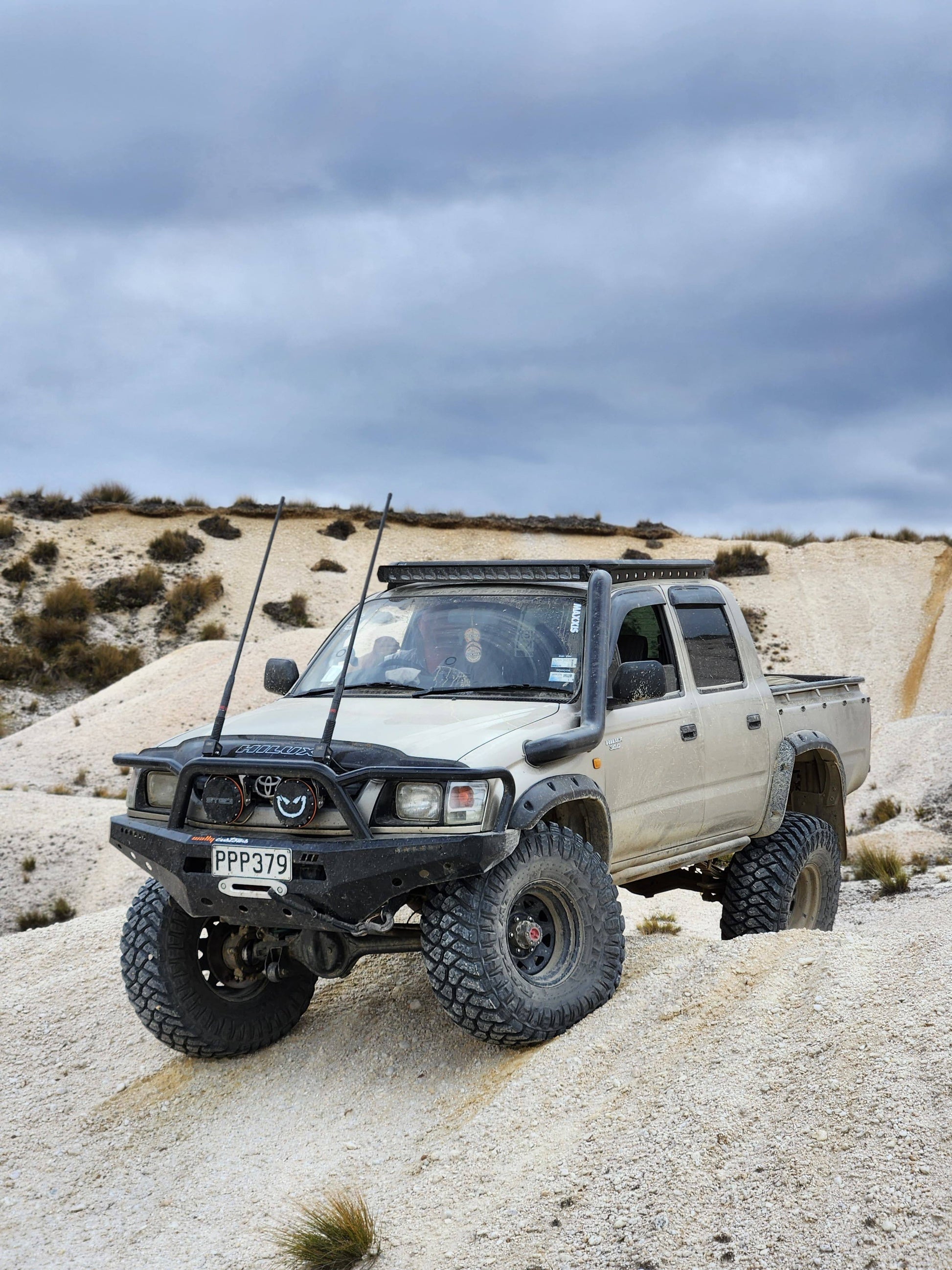 SOLID AXLE SWAP TOYOTA PRADO 78 FRONT DIFF INTO IFS TOYOTA HILUX AND S ...
